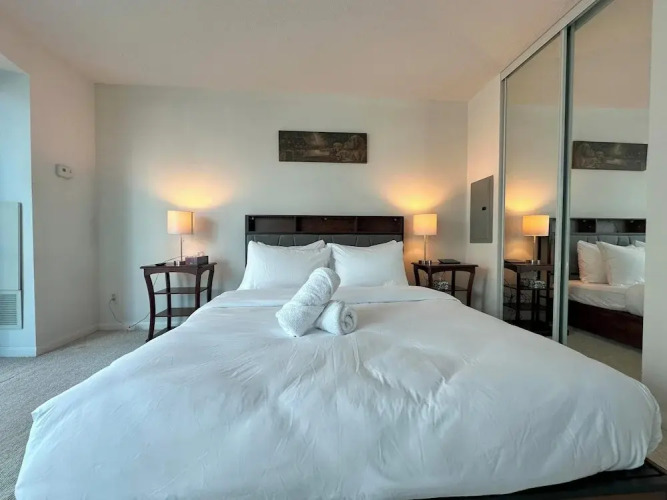 The Yonge Suites - Downtown Elegance - Toronto