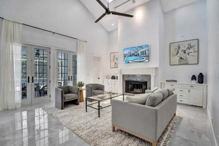 6br Elegant Hollywood Lakes Mansion W/ Pool & Spa 6 Bedroom Home - Dania Beach, FL