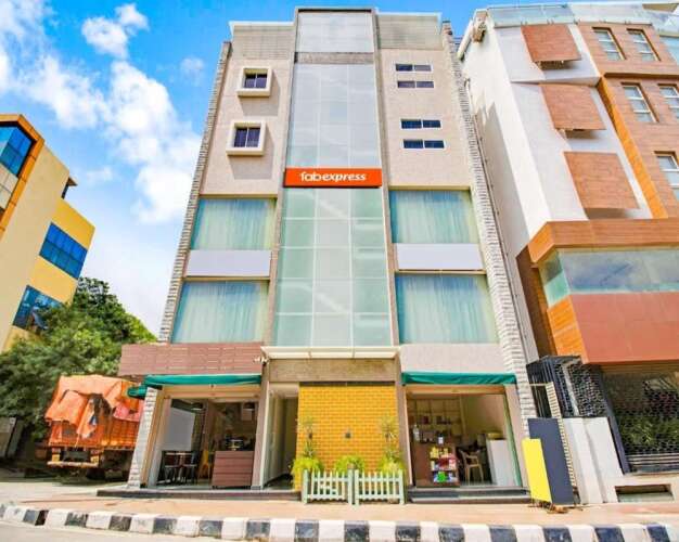 Fabexpress Kings Suites Hrbr Layout - Bangalore