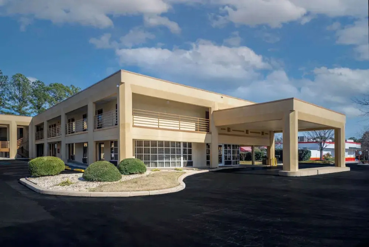 Days Inn By Wyndham Atlanta Stone Mountain - Stone Mountain, GA