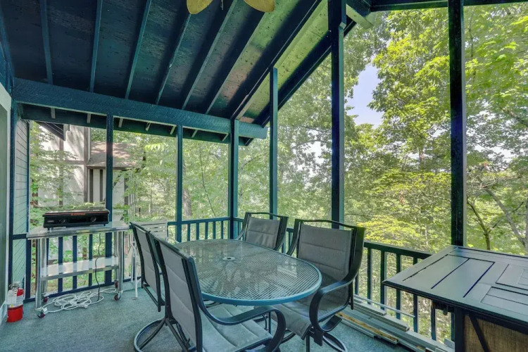 Screened Deck: Margaritaville Lake Resort Retreat! - Sunrise Beach, MO