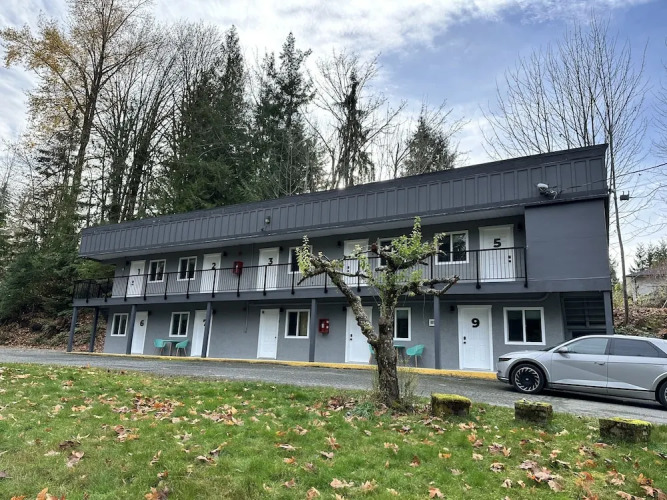 South Shore Motel - Lake Cowichan