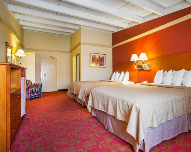 Quality Inn & Suites Kansas City - Independence I-70 East - Independence, MO