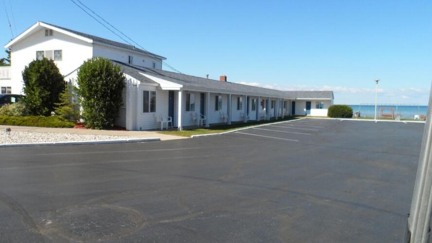 Sunrise Beach Motel - St. Ignace, MI