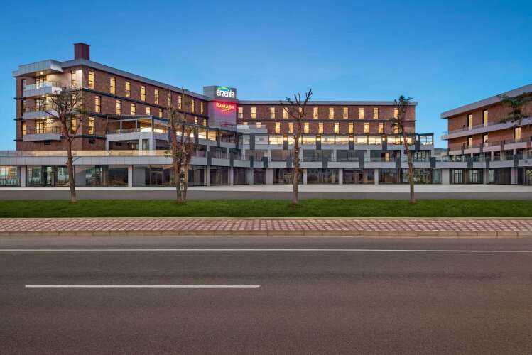 Ramada Plaza By Wyndham Batman - Batman