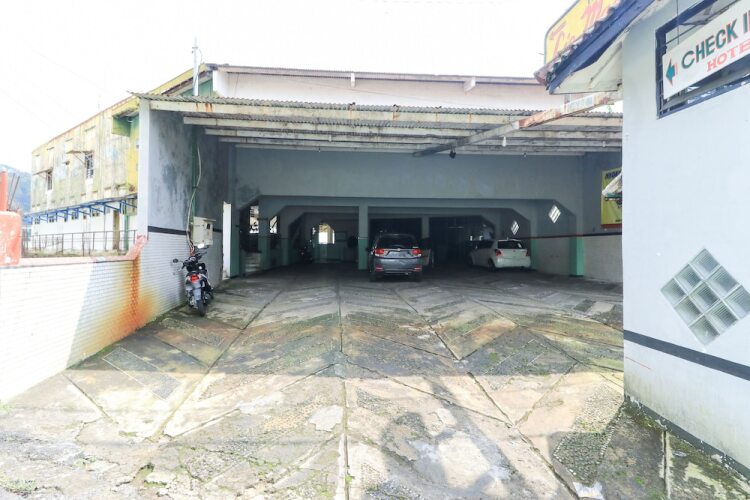 Lie Mas Hotel - Trawas