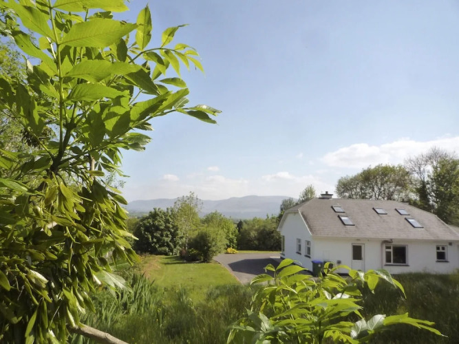 Madams Hill House Killarney - Killarney
