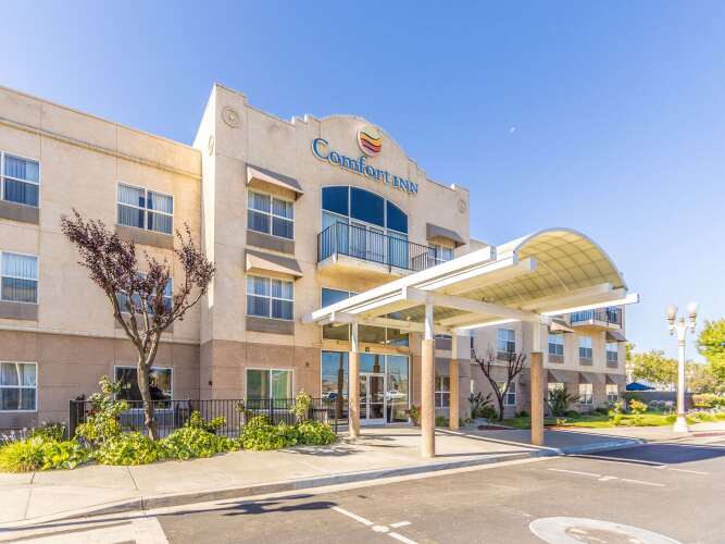 Comfort Inn Hanford Lemoore - Lemoore, CA