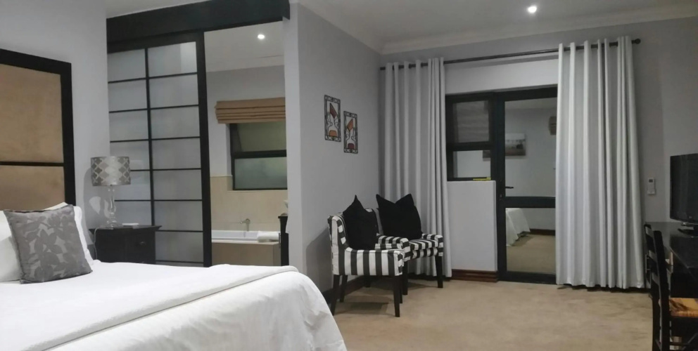 Rosebank Lodge Guesthouse By Claires - Johannesburg
