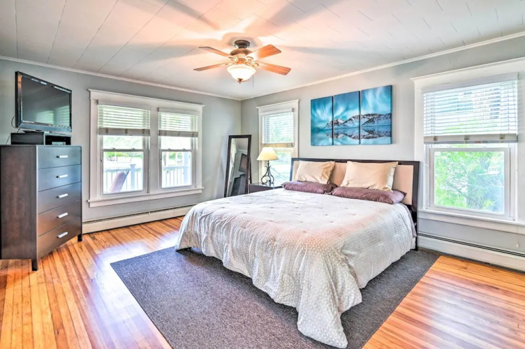Cozy + Walkable Delmar Getaway W/ Fire Pit! - Albany, NY