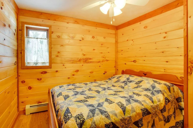 Cozy Interlochen Cabin W/ Dock: 1 Mi To Green Lake - Interlochen, MI
