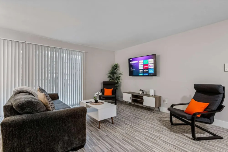 Spacious 2br 1ba Haven - Perfect For Families - Rochester Hills, MI