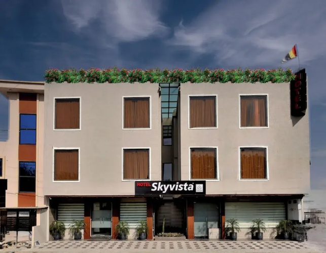 Hotel Skyvista - Indore