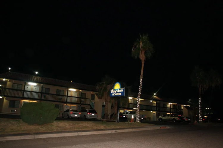 Days Inn & Suites Needles - Needles, CA