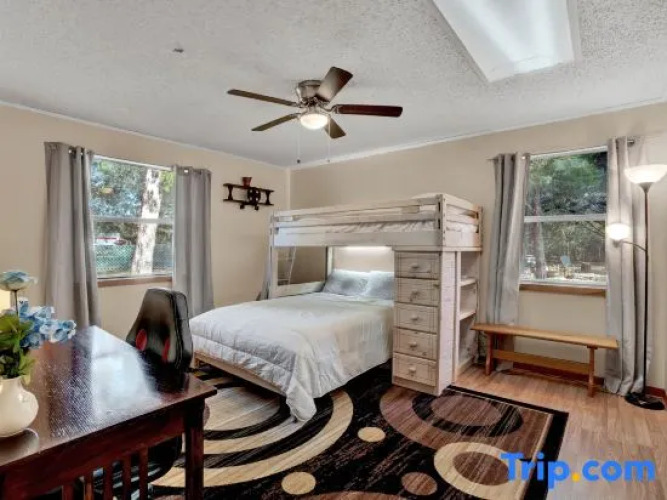 Bnb Hyperion | 4b2b Home W Firepit, Hot Tub & Pond - Mount Dora, FL