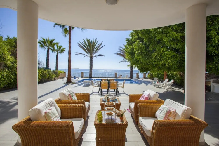 Sunset Beachfront Villa Meneou - Larnaca