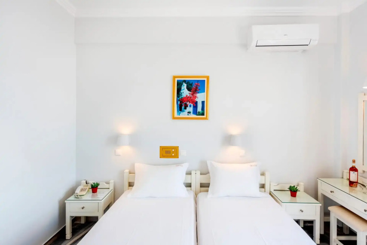 Irene Hotel & Studios | Beachfront - パロス島
