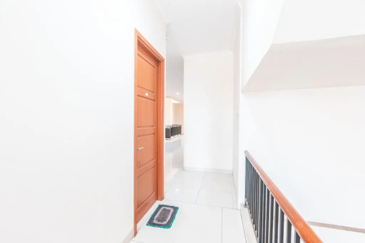 Reddoorz Near Universitas Esa Unggul Bekasi Harapan Indah - Jakarta