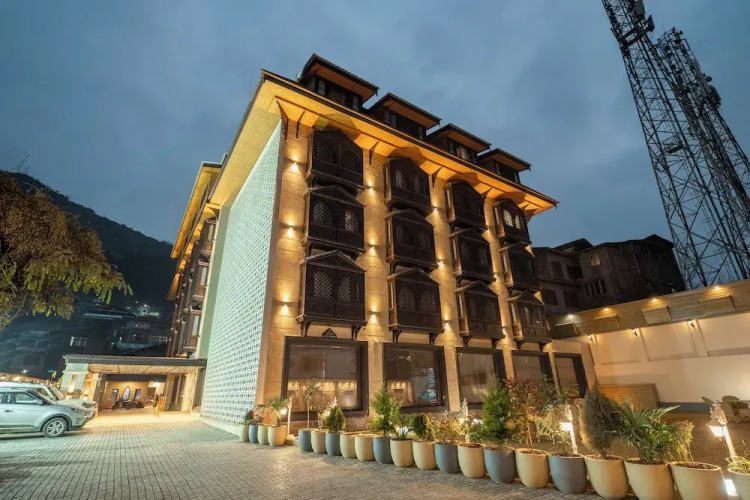Hotel Snowland Srinagar - Srinagar