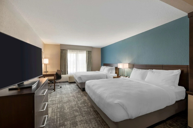 Surestay Plus Hotel By Best Western Watertown - Watertown, SD