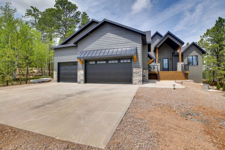 Luxurious Lead Vacation Rental W/ Private Hot Tub! - Deadwood, SD