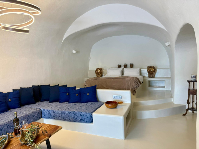 Elysian Santorini - Oia