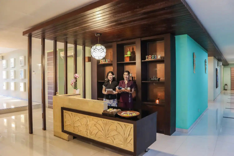 Famous Hotel Kuta - Kuta