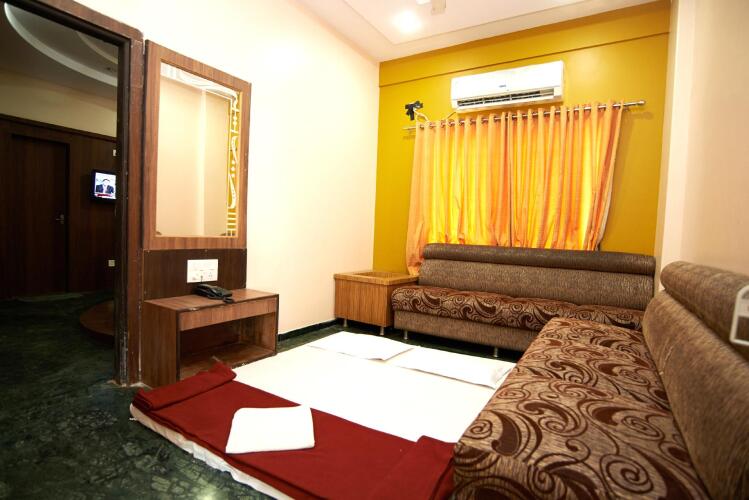 Hotel Three G - Shirdi