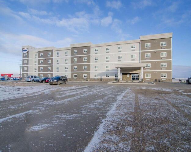 Kindersley All Suites Hotel - Kindersley