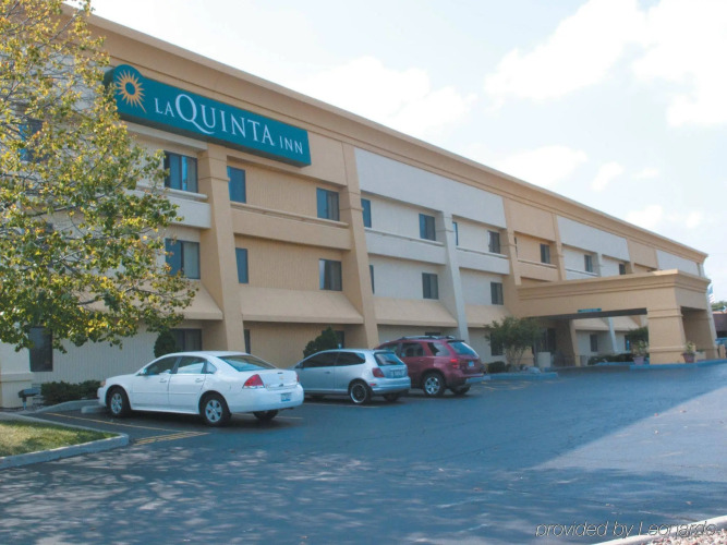 Residence Inn By Marriott Milwaukee Brookfield At Poplar Creek - Waukesha, WI