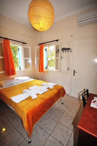 Santorini Camping Rooms - Santorini