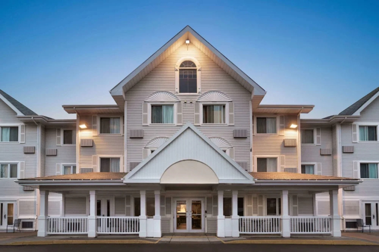 Travelodge Suites Moncton - Moncton