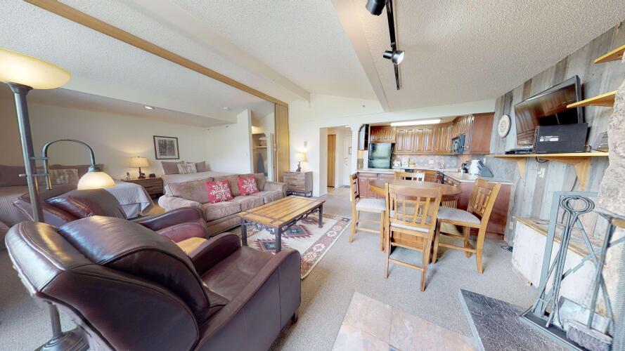 Lichenhearth - Coraltree Residence Collection - Basalt, CO