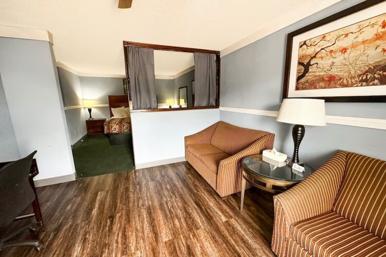 Executive Inn Ridgeway I-77 - Ridgeway, SC