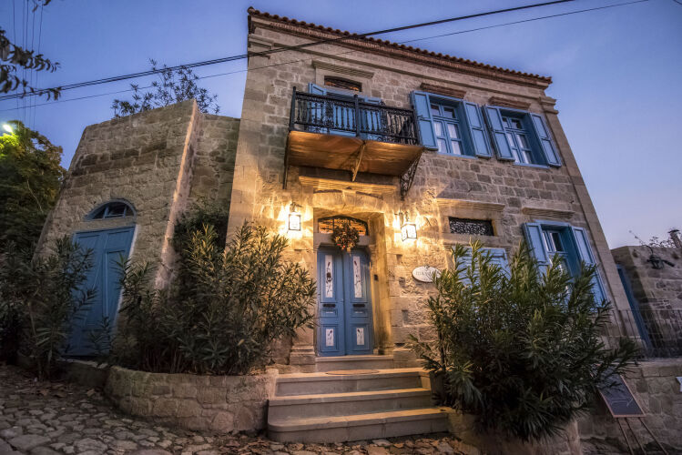 Ida Blue, Adatepe - Adults Only - Küçukkuyu