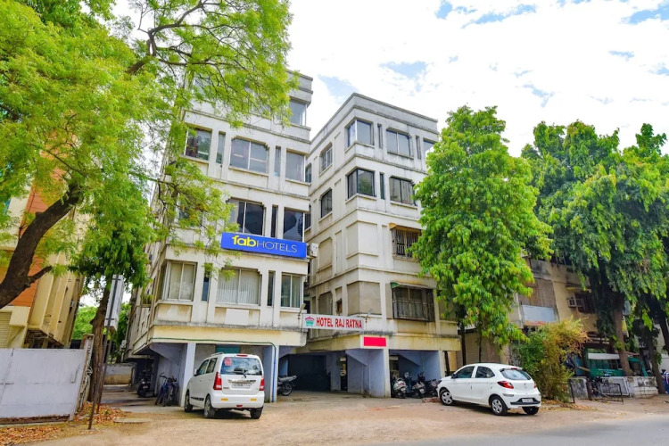 Fabhotel Raj Ratna - Ahmedabad