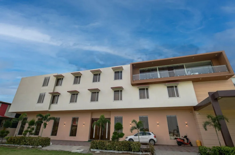 Hotel Radhe Krishna Resort - Ujjain