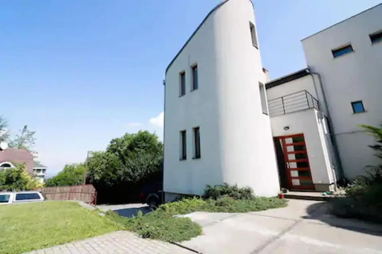 Maharaja Mountain Palace 3-bed Apartment In Buda - Budapeszt