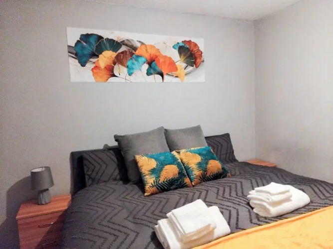 Corby-2 Bedroom-1bathroom-parking - Upto 5 Guests - Corby