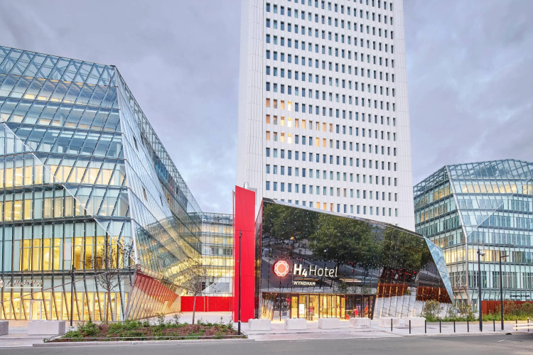 H4 Wyndham Paris Pleyel - Saint-Denis, France