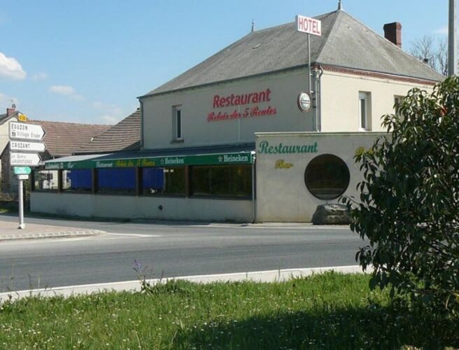 Relais Des Cinq Routes - Indre