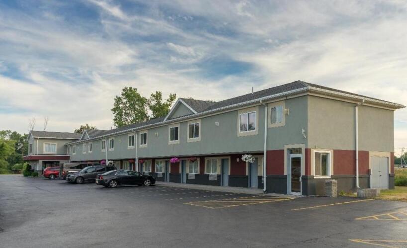 Relax Inn - Batavia - Corfu, NY