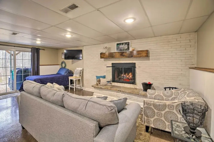 Beckley Studio W/ Hot Tub, 4 Mi To Wvu Tech! - Twin Falls Resort State Park, Mullens