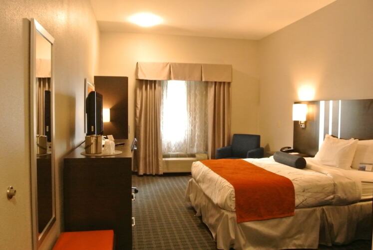 Guesthouse Inn & Suites Lexington - Lexington, KY