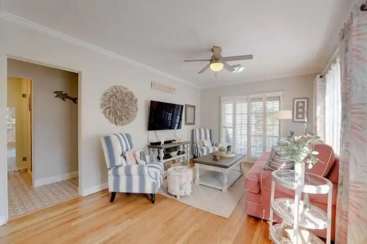 Coral Cottage - San Diego, CA