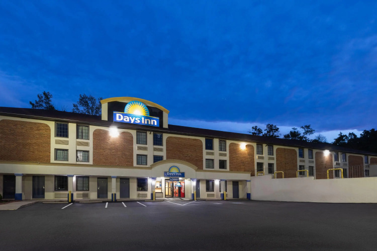 Days Inn By Wyndham Dumfries Quantico - Woodbridge, VA