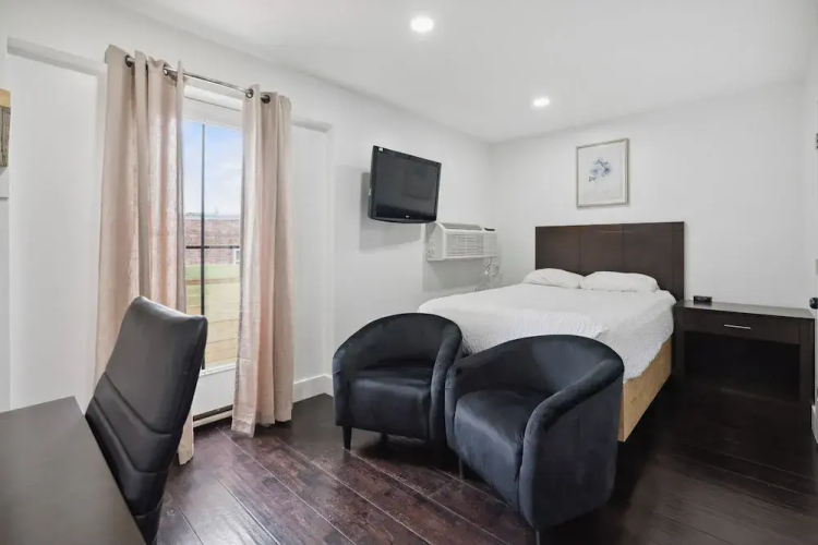 Lodgyy Suites - Chester, PA