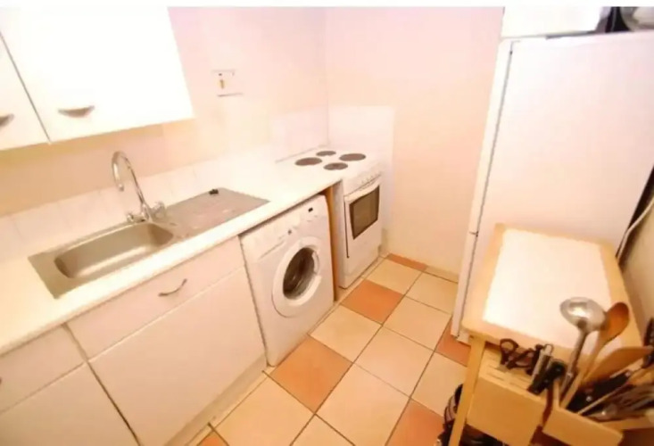 Flat In Glasgow,close To All Local Amenities, - Glasgow