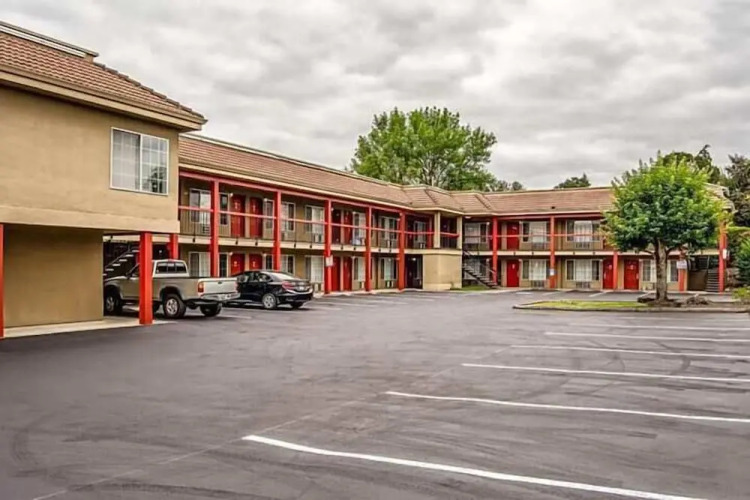 Rose City Inn And Suites - Oregon City, OR