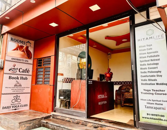 Hotel Hitam - Rishikesh